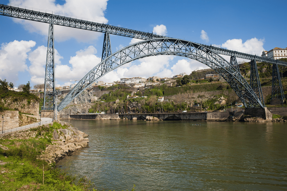 Nuovo ponte sul fiume Douro, prossimo alleato metropolitano di Porto ...
